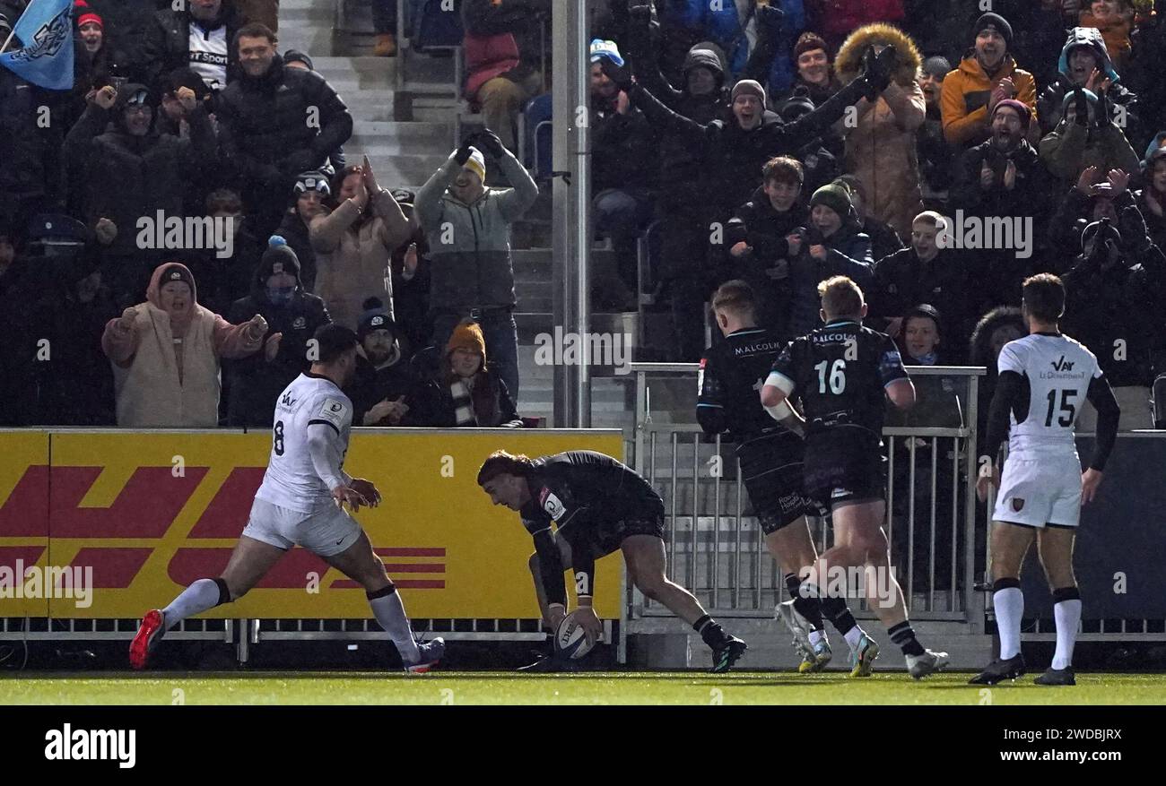 Glasgow Warriors' Josh McKay scores their side's third try of the game ...