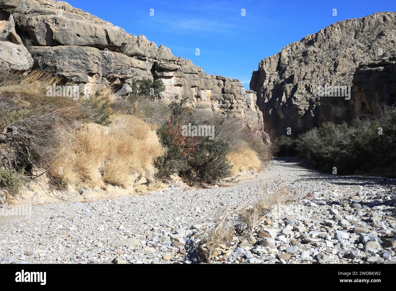 Harsh rocky scenery hi-res stock photography and images - Alamy