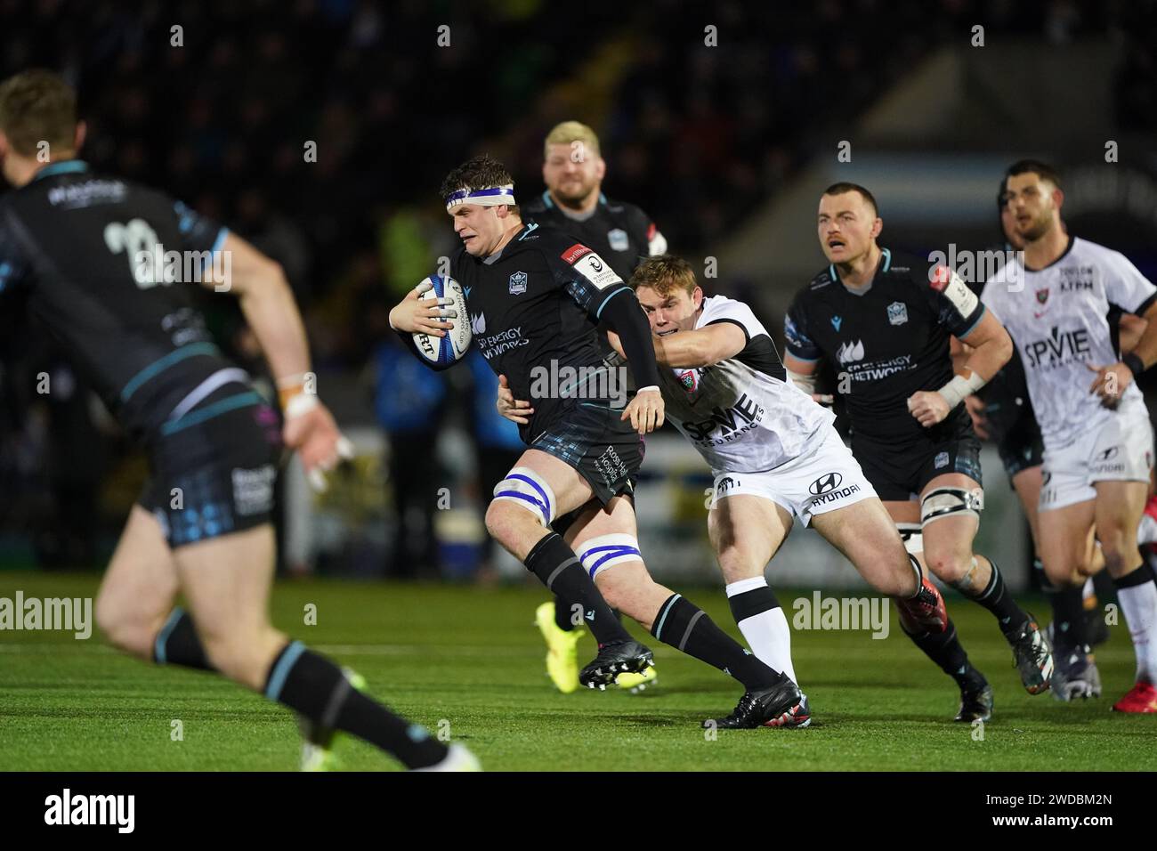 Glasgow Warriors' Richie Gray attempts to break free from a tackle ...