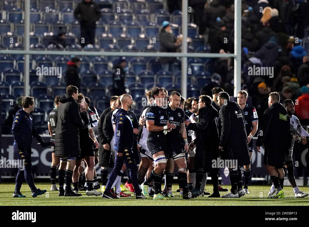 Glasgow Warriors players celebrate victory after the final whistle in ...