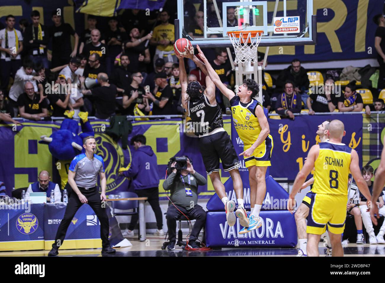 Turin, Italy. 19th Jan, 2024. #2 Chris Horton (Trapani Shark) during ...
