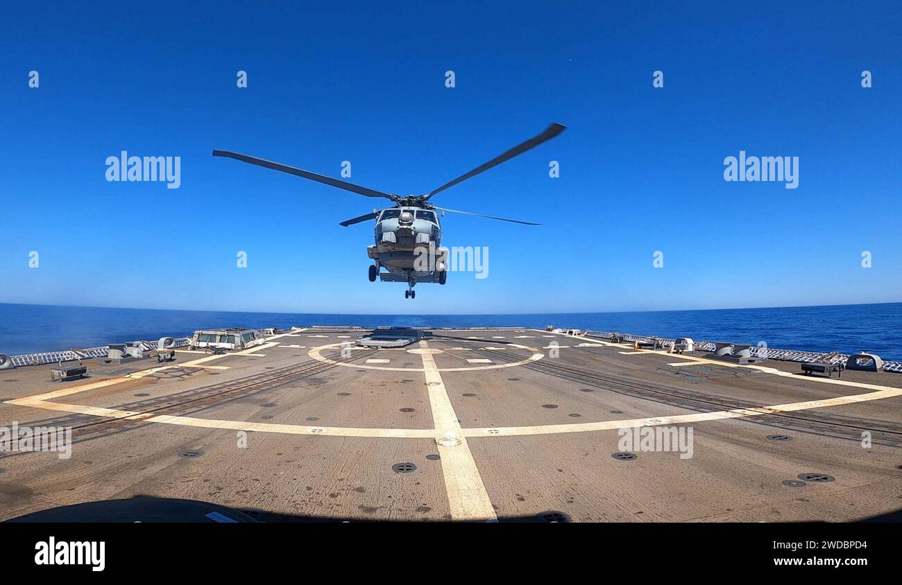 220706DH616-0012 USS Forrest Sherman Flight Operations Stock Photo - Alamy