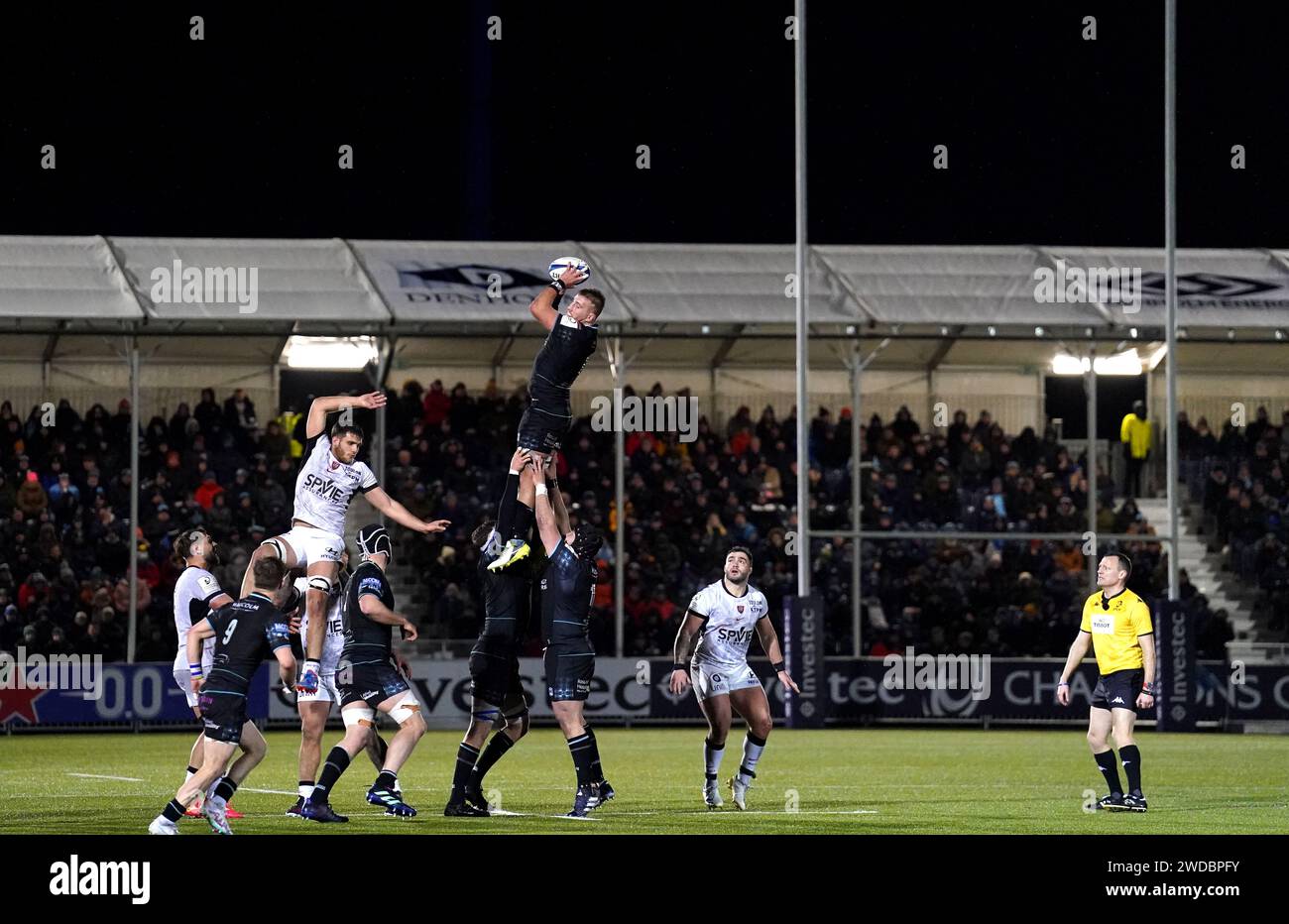 General view of a line out claimed by Glasgow Warriors during the ...