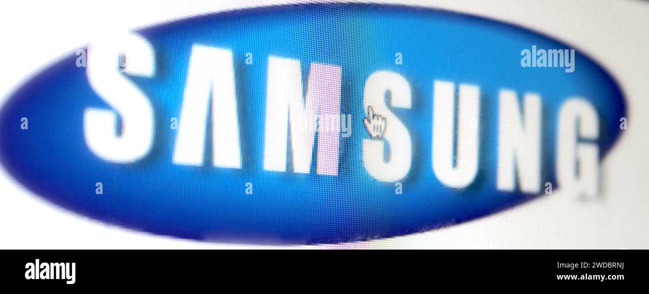 A photo of the Samsung logo on a computer screen Stock Photo - Alamy