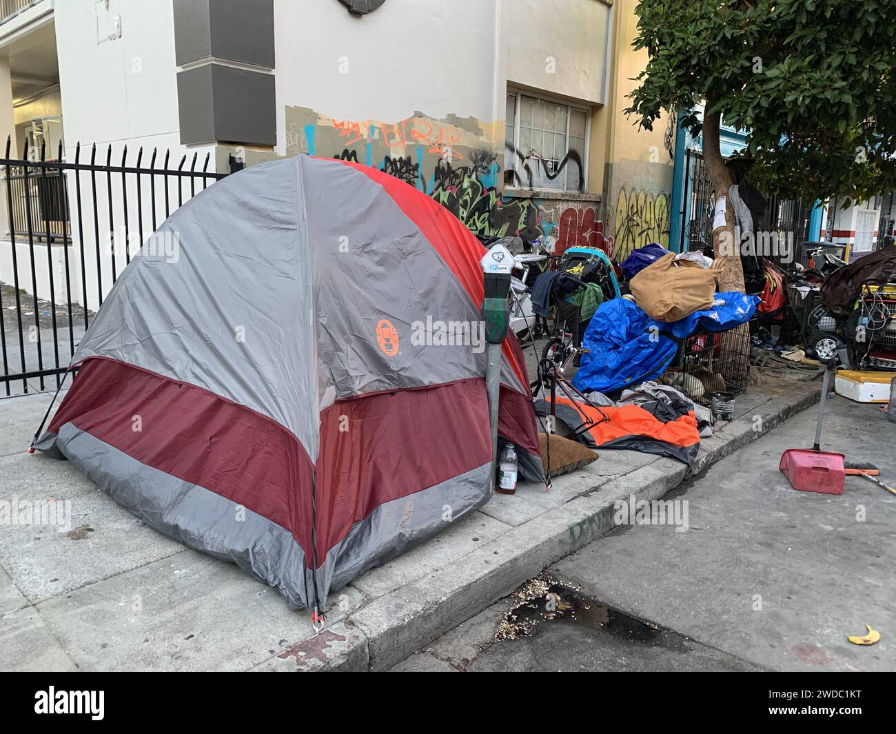 San Francisco, California, USA. 28th Sep, 2023. A homeless encampment ...