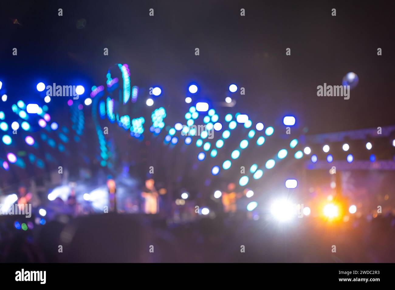 Alive concert hi-res stock photography and images - Alamy