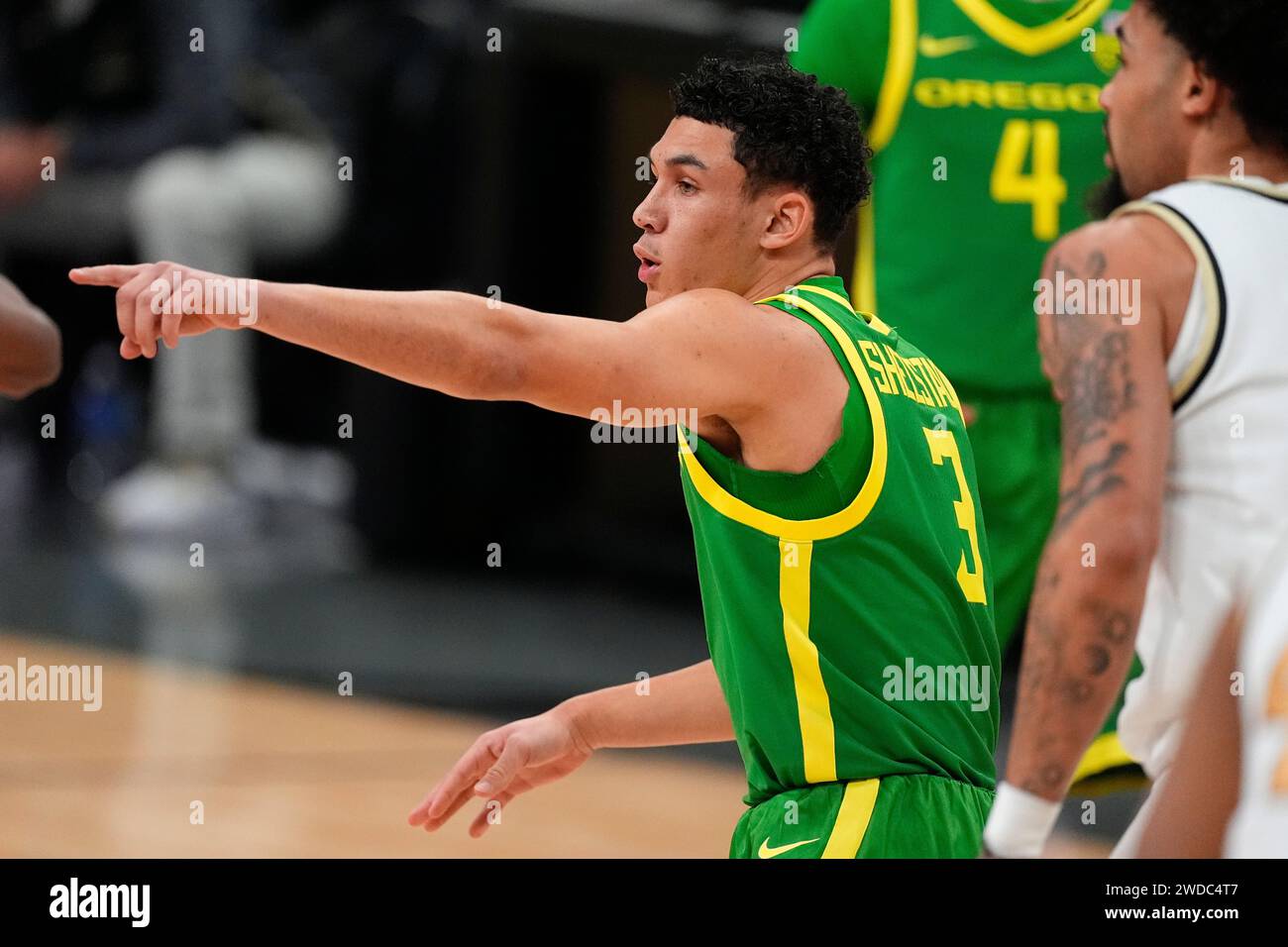 Oregon guard Jackson Shelstad (3) in the first half of an NCAA college ...