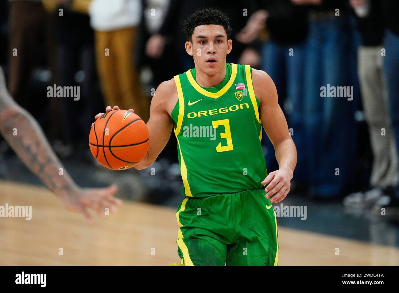 Oregon guard Jackson Shelstad (3) in the first half of an NCAA college ...