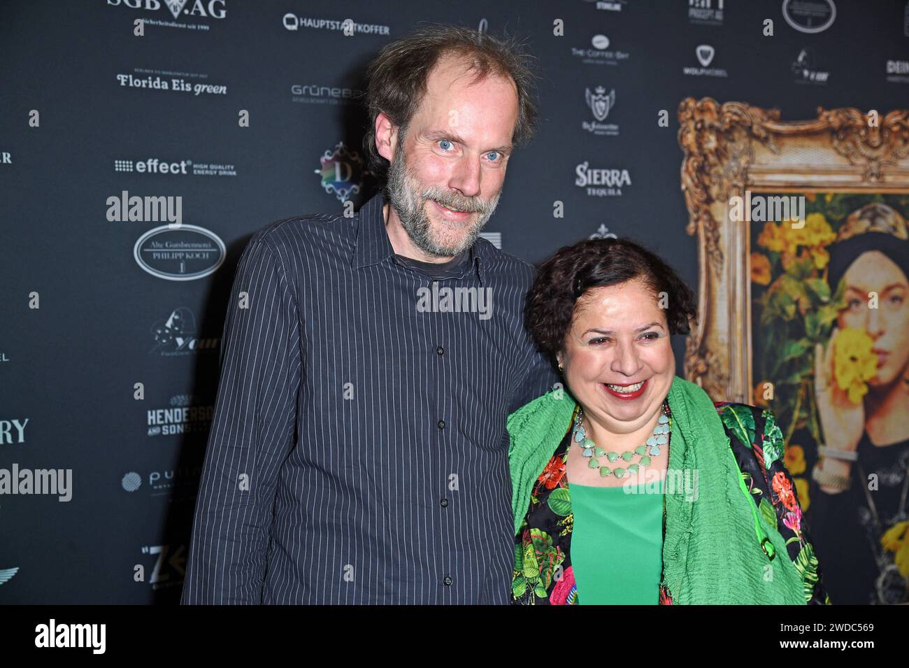 Franziska Traub mit Freund Thomas Rah beim Public Viewing zum TV-Start ...