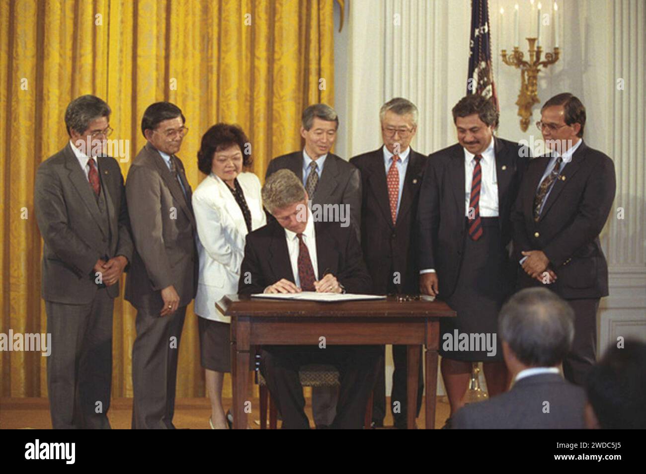 Photograph of President William J. Clinton Signing the Asian-Pacific ...