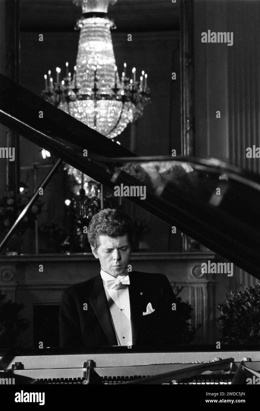 Empress japan dinner Black and White Stock Photos & Images - Alamy