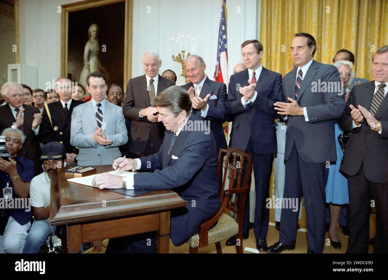 President Ronald Reagan at the signing ceremony for Voting Rights Act ...