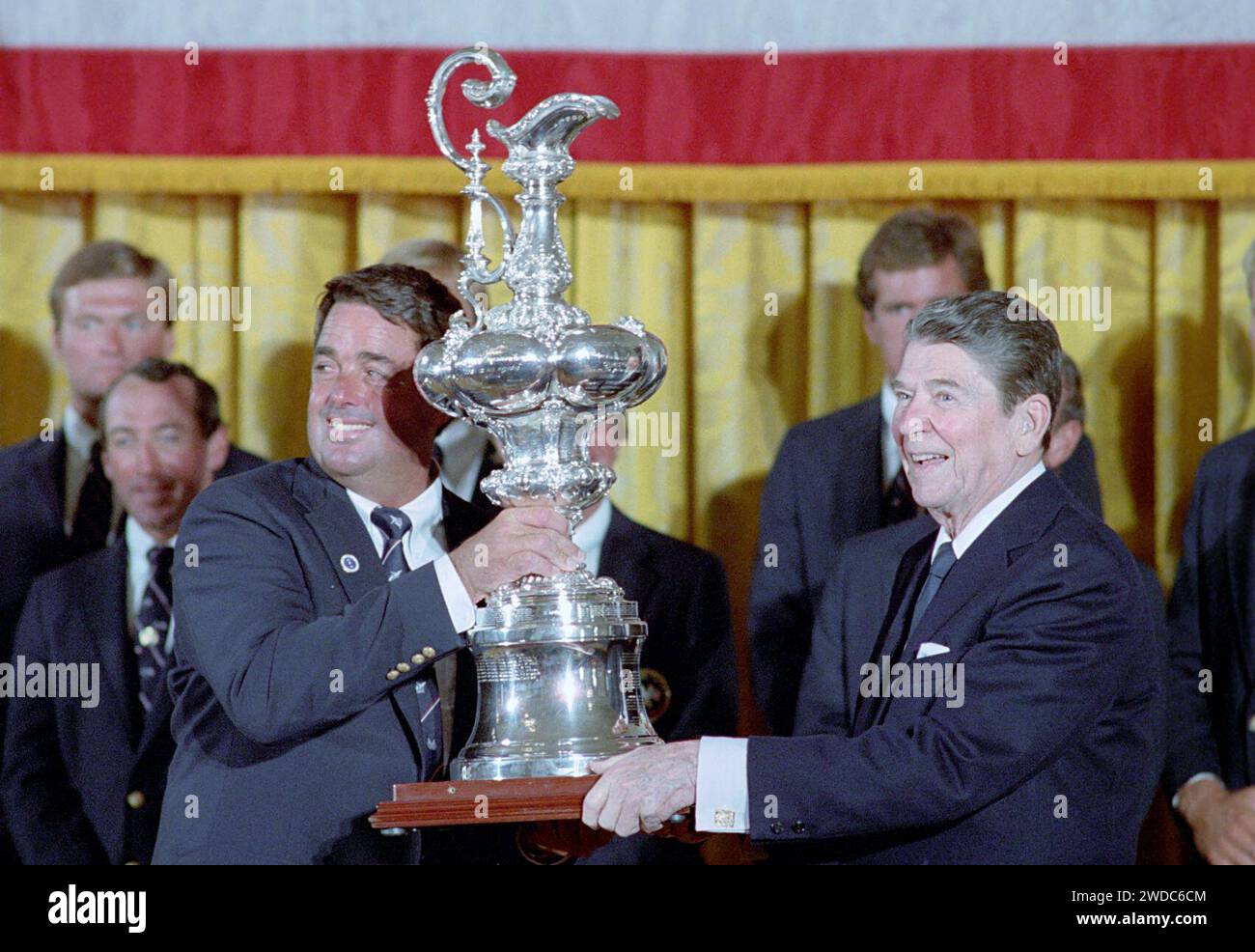 President Ronald Reagan with Dennis Connor Stock Photo - Alamy