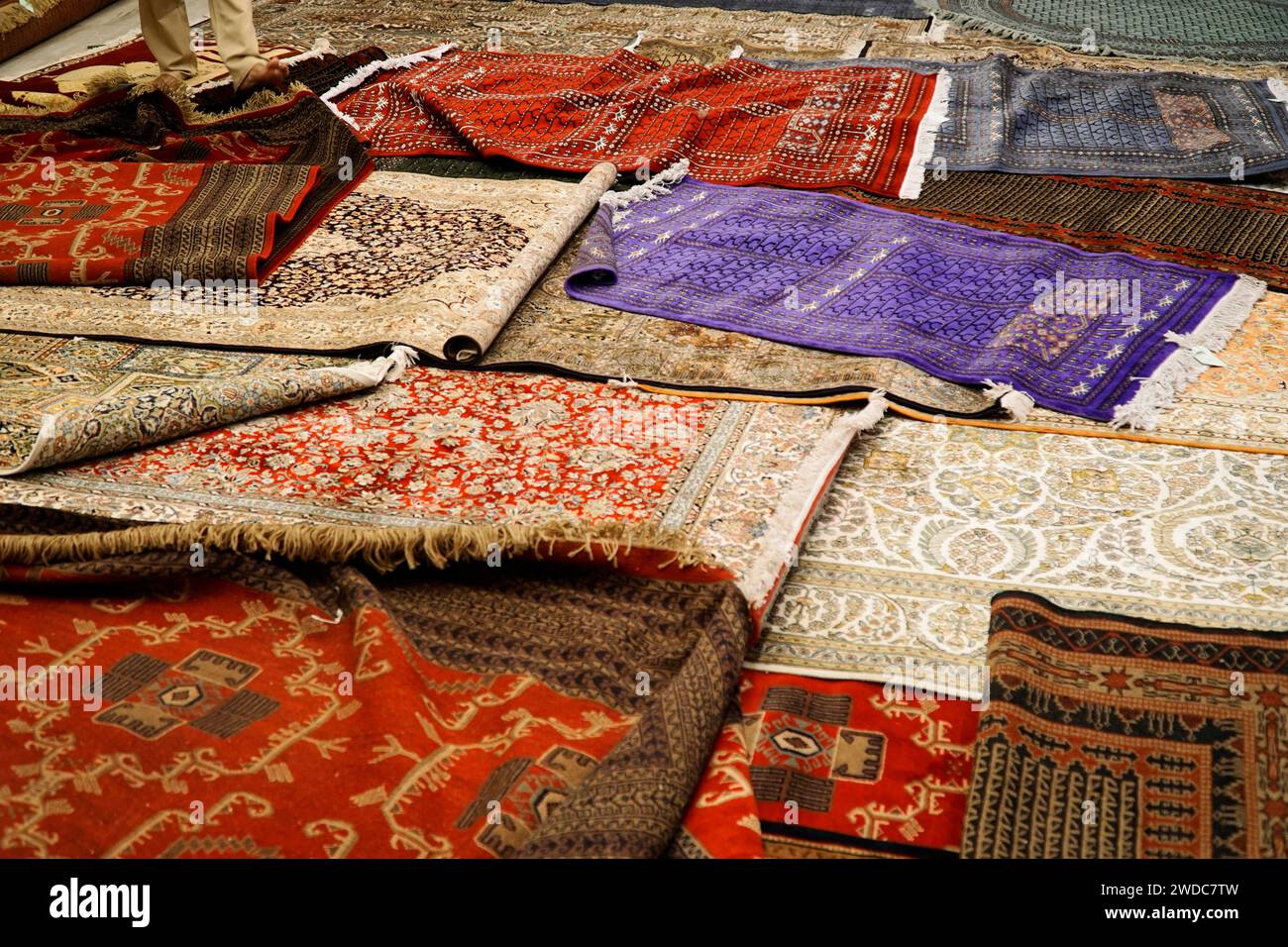Carpet weaving, handicrafts in Rajasthan, Jaipur, Rajasthan, India ...