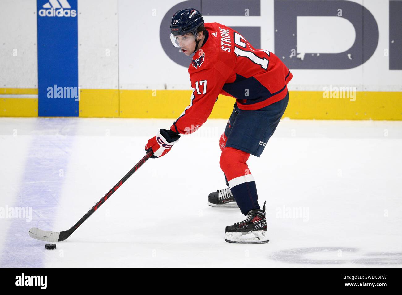 Washington Capitals center Dylan Strome (17) in action during the third ...