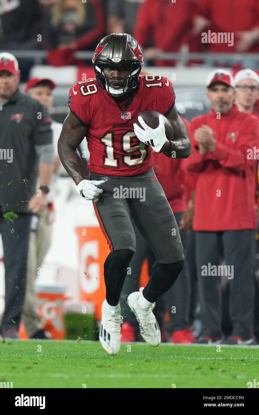 Tampa Bay Buccaneers wide receiver David Moore (19) runs after a catch ...