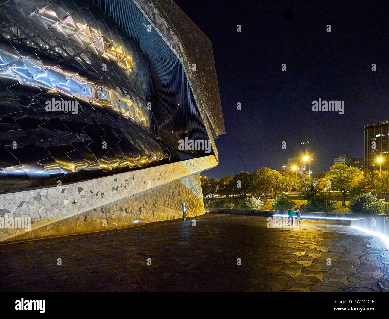 Paris basin hi-res stock photography and images - Alamy