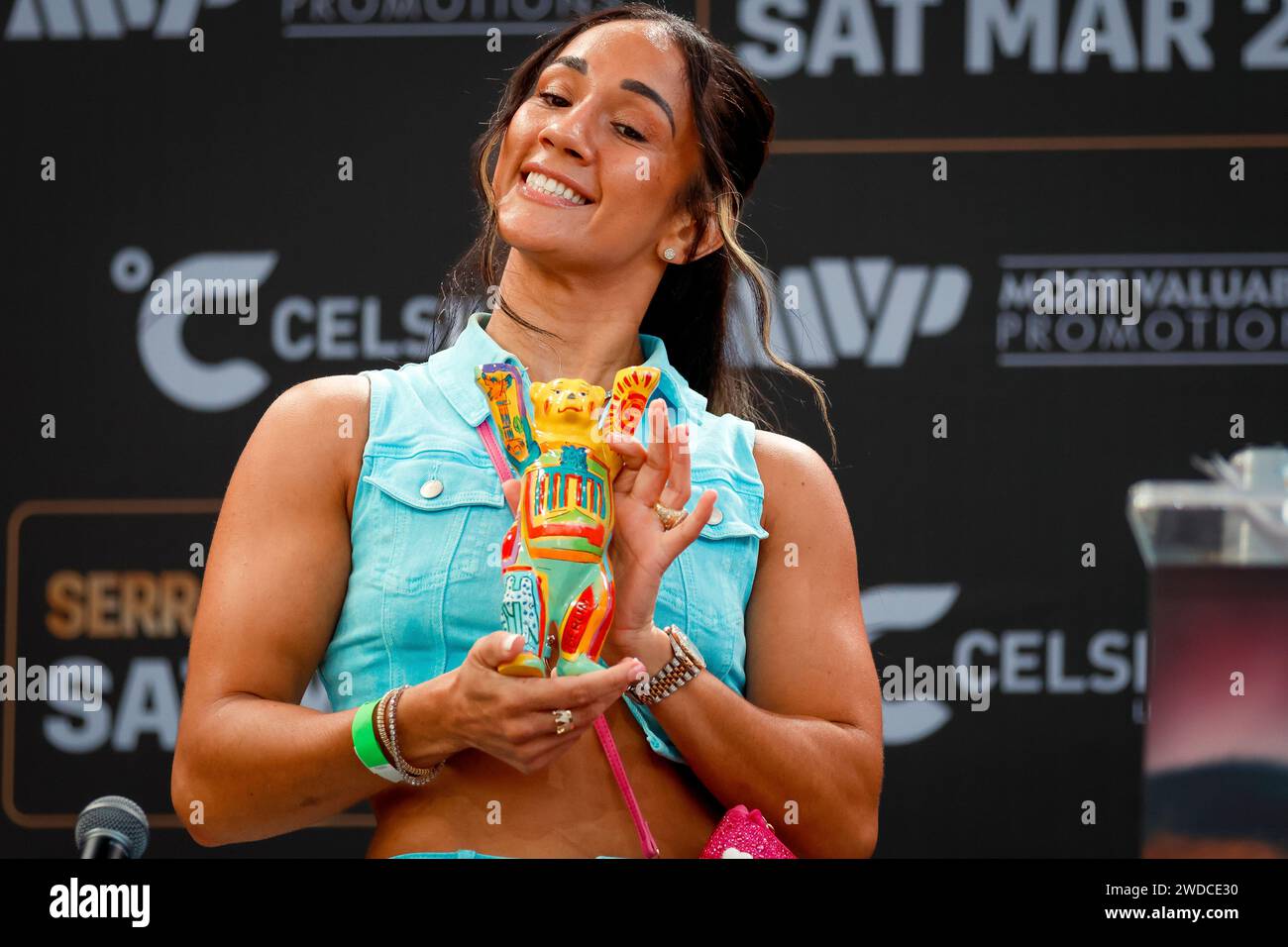 SAN JUAN, PUERTO RICO Amanda Serrano shows the public Nina Meinke gift ...