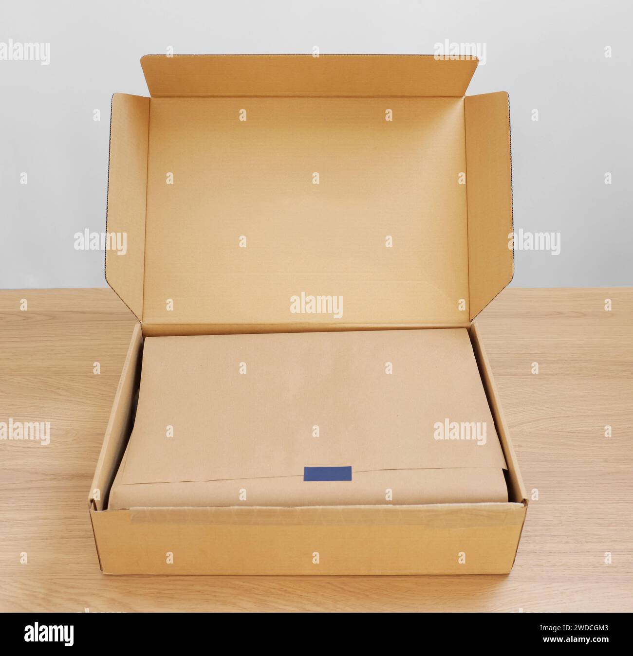 Item distribution hi-res stock photography and images - Alamy