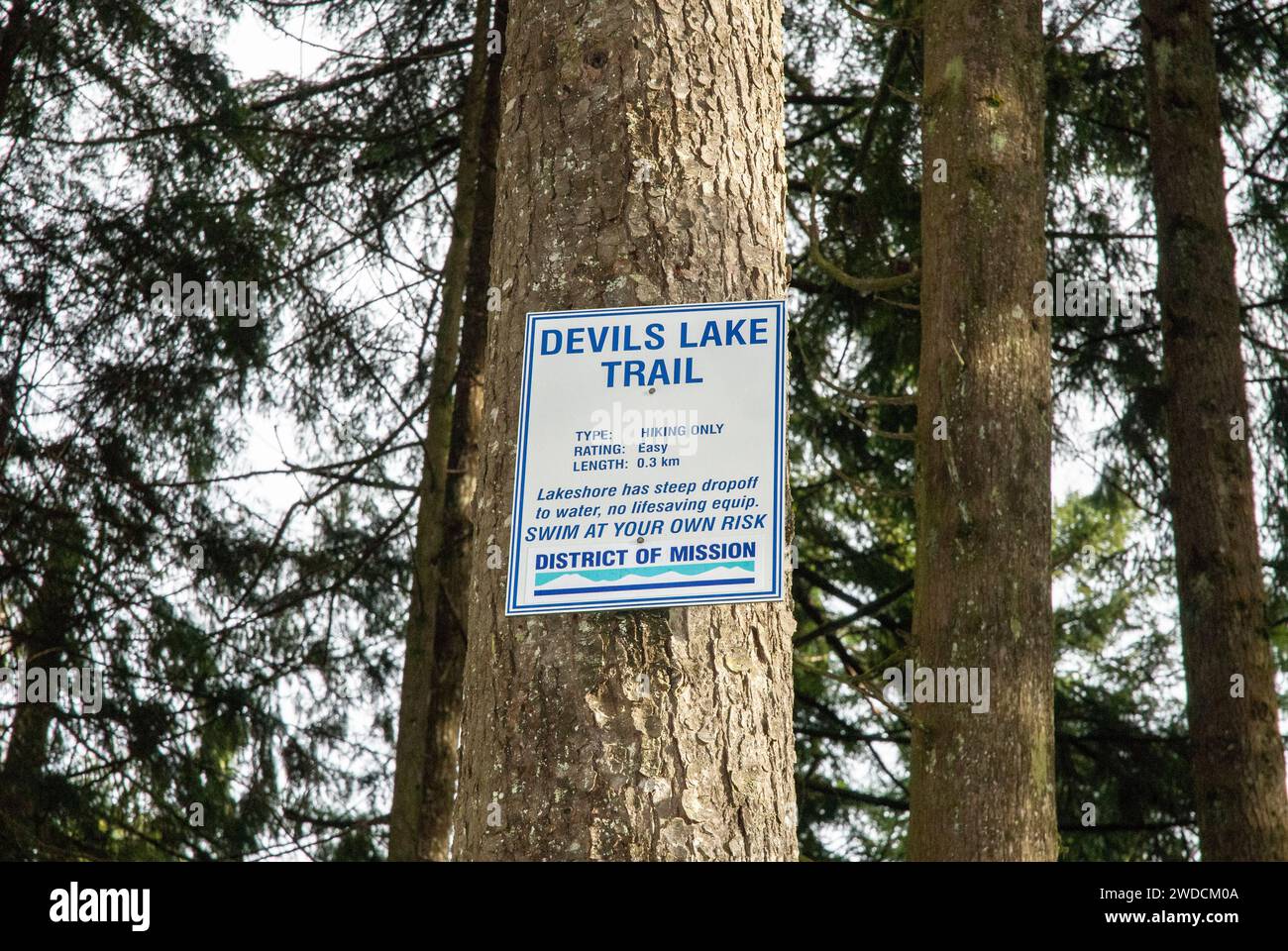 Hiking trail warning sign hi-res stock photography and images - Alamy