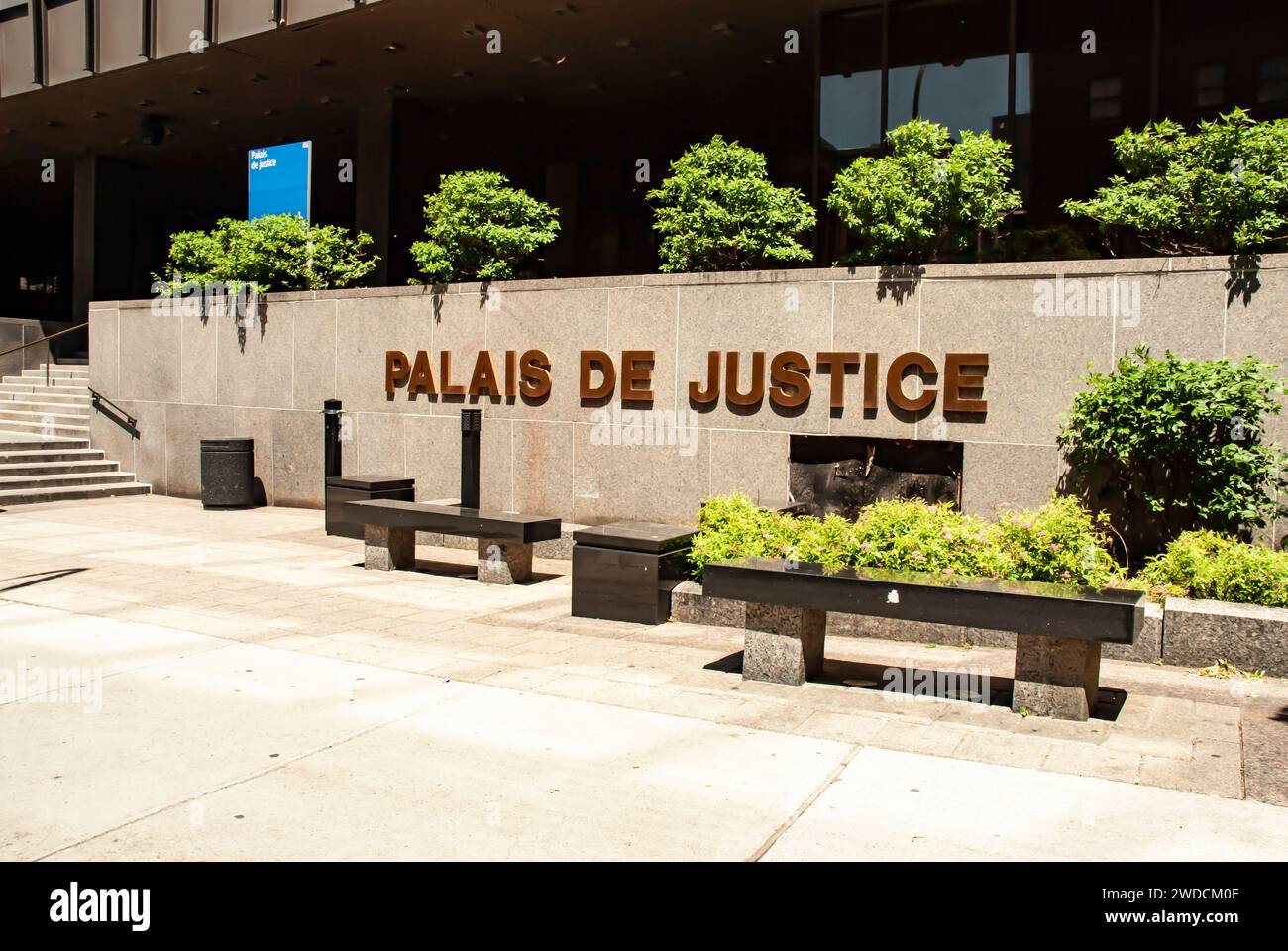 Courthouse sign in downtown Montreal, Quebec, Canada Stock Photo - Alamy