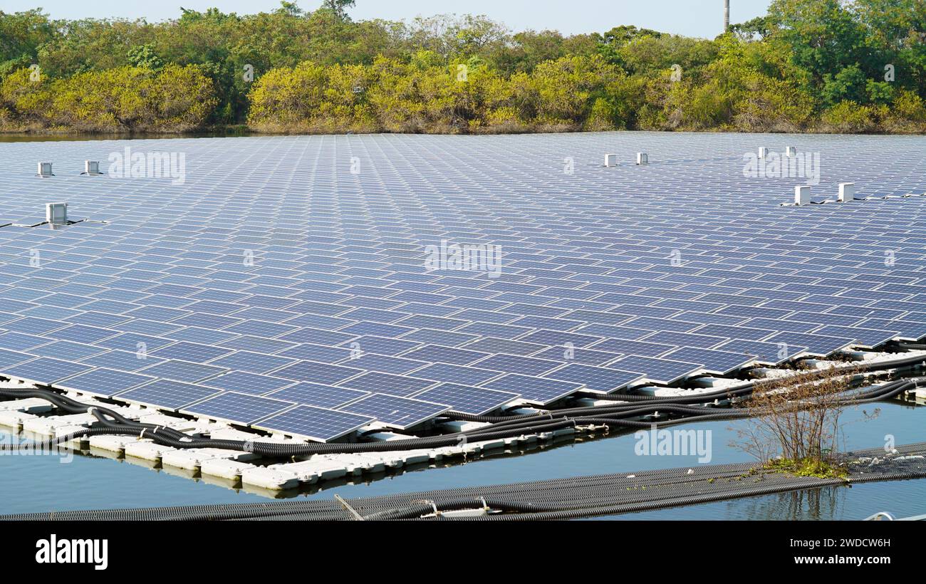Floating solar hi-res stock photography and images - Alamy
