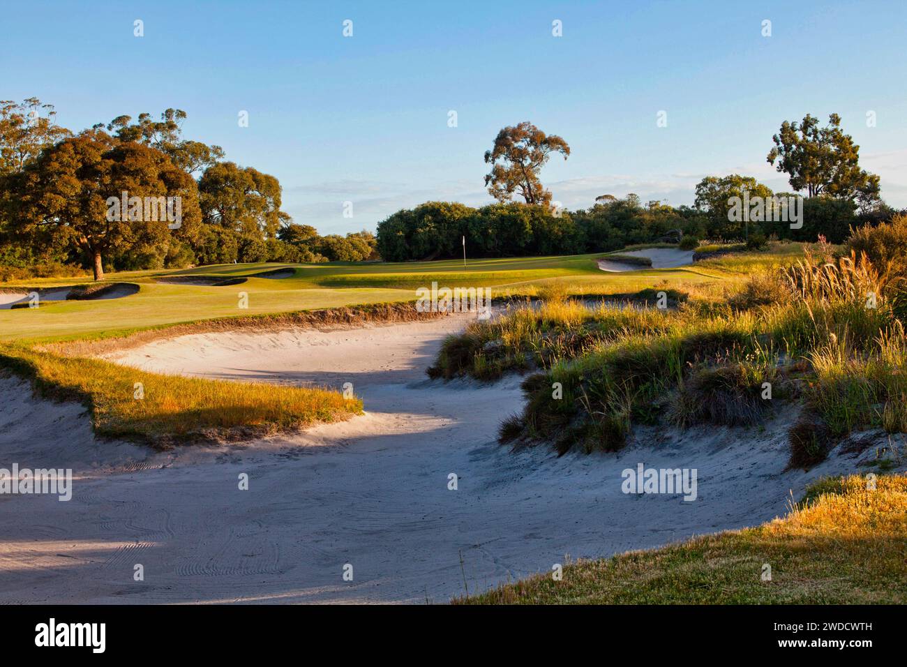 Kingston Heath Golf Course, Melbourne, Australia Here the 7th hole - a ...
