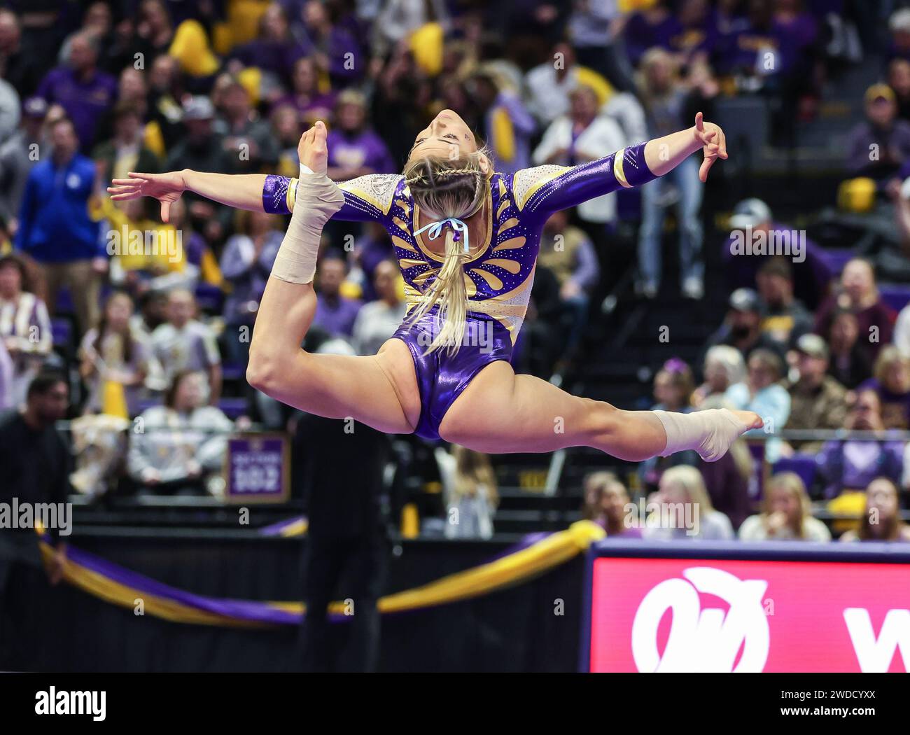 Baton Rouge, LA, USA. 19th Jan, 2024. LSU's Olivia Dunne practices her ...