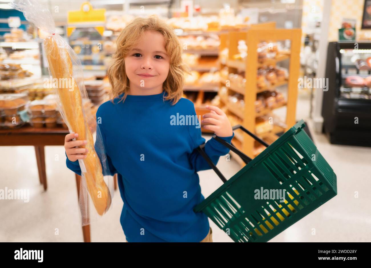 Grocery store bakery child hi-res stock photography and images - Alamy