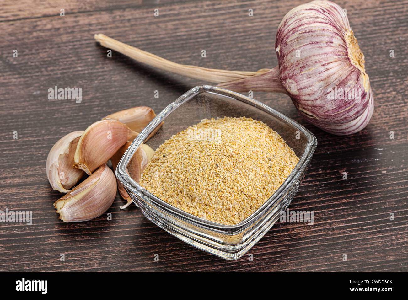 Dry granulated garlic aroma seasoning for cooking Stock Photo - Alamy