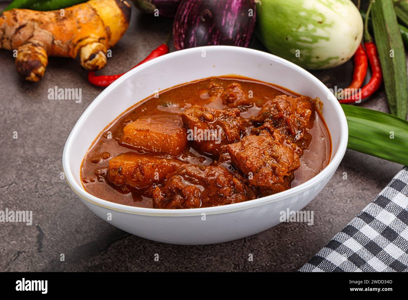 Indian traditional cuisine - spicy chicken vindaloo Stock Photo - Alamy