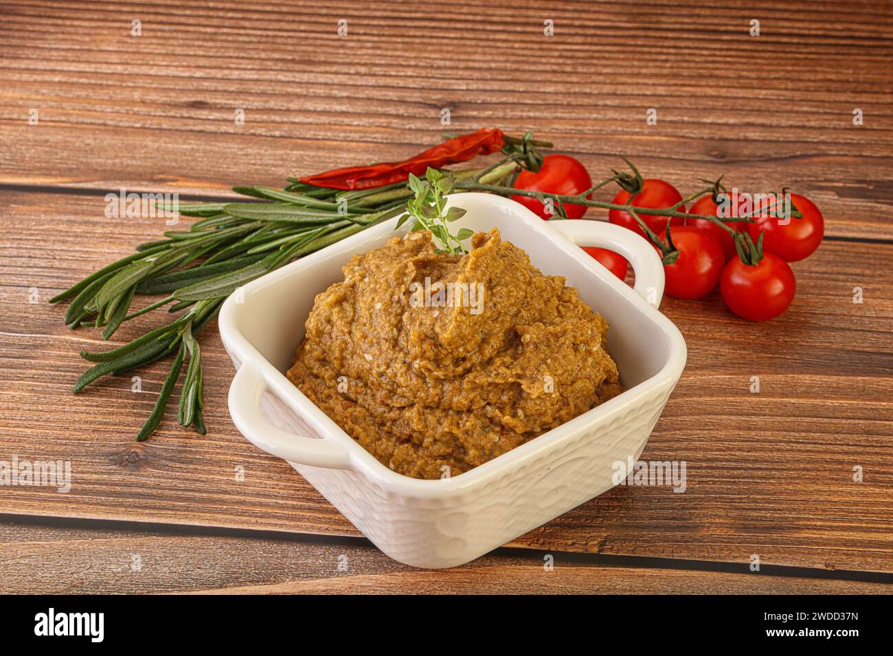 Jewish eggplant dip with olive oil Stock Photo - Alamy