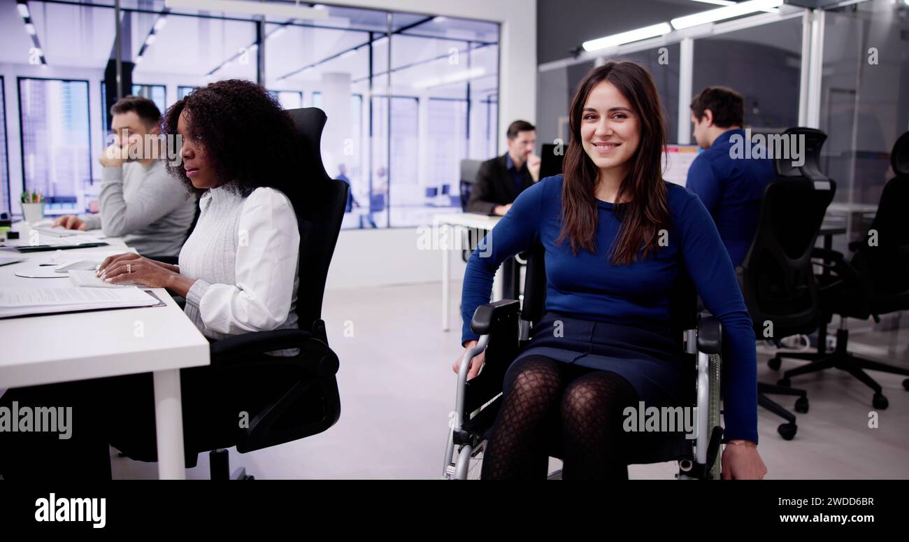 African American Programmer Woman Coding On Computer Stock Photo - Alamy