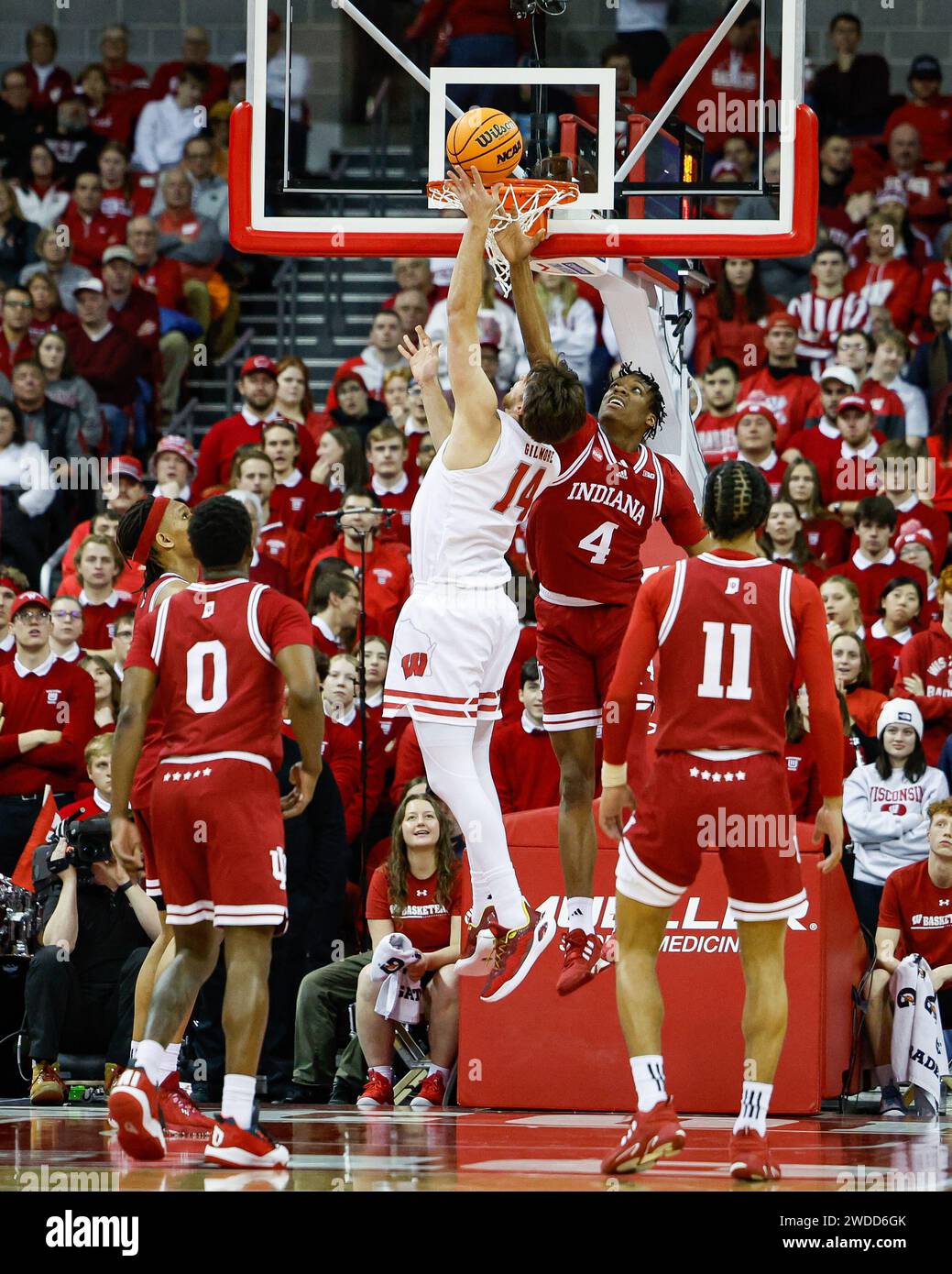 Madison, WI, USA. 19th Jan, 2024. Wisconsin Badgers forward Carter ...