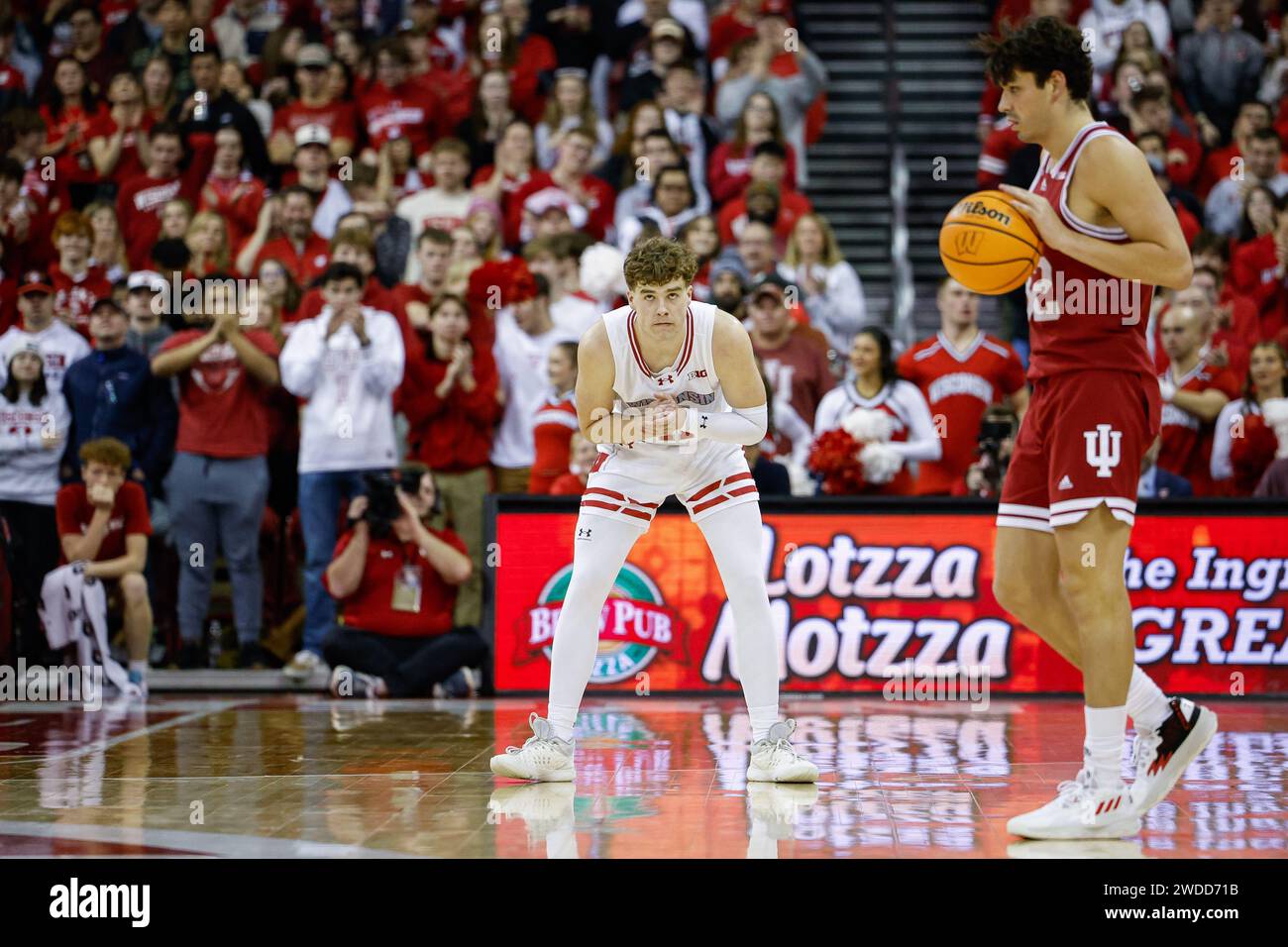 Madison, WI, USA. 19th Jan, 2024. Wisconsin Badgers guard Max Klesmit ...