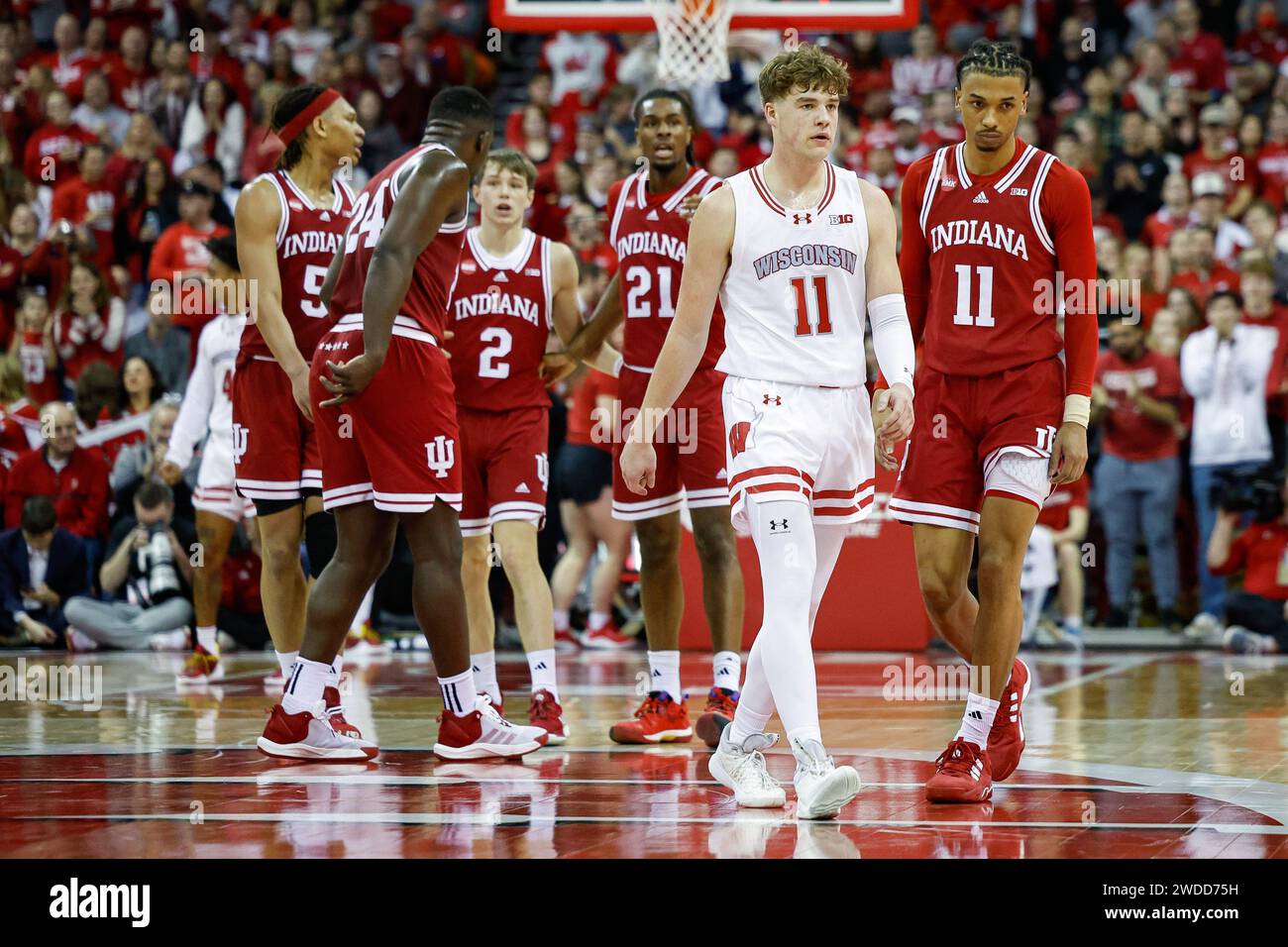 Madison, WI, USA. 19th Jan, 2024. Wisconsin Badgers guard Max Klesmit ...