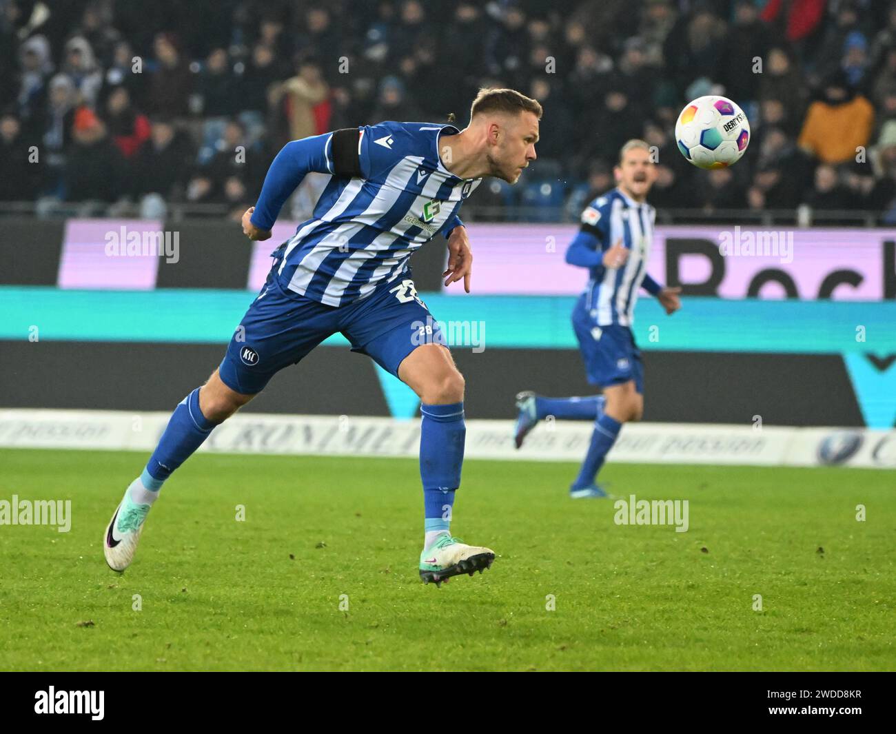 Karlsruhe, Germany. 19th Jan, 2024. Soccer: Bundesliga 2, Karlsruher SC ...