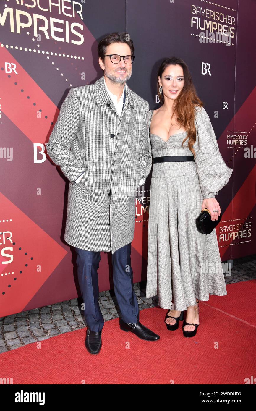 Simon Verhoeven und Bella Dayne / Verleihung des Bayerischen Filmpreis ...