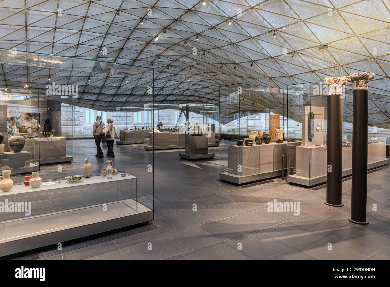 Islamic and eastern antiquities and artworks of Le Louvre Museum ...