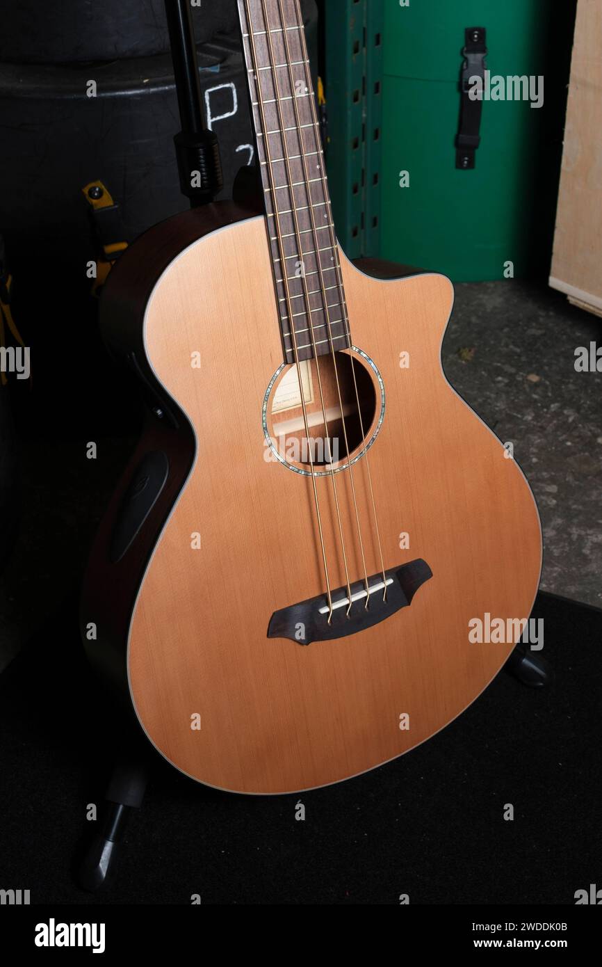 Bass guitar fretboard on hi-res stock photography and images - Alamy