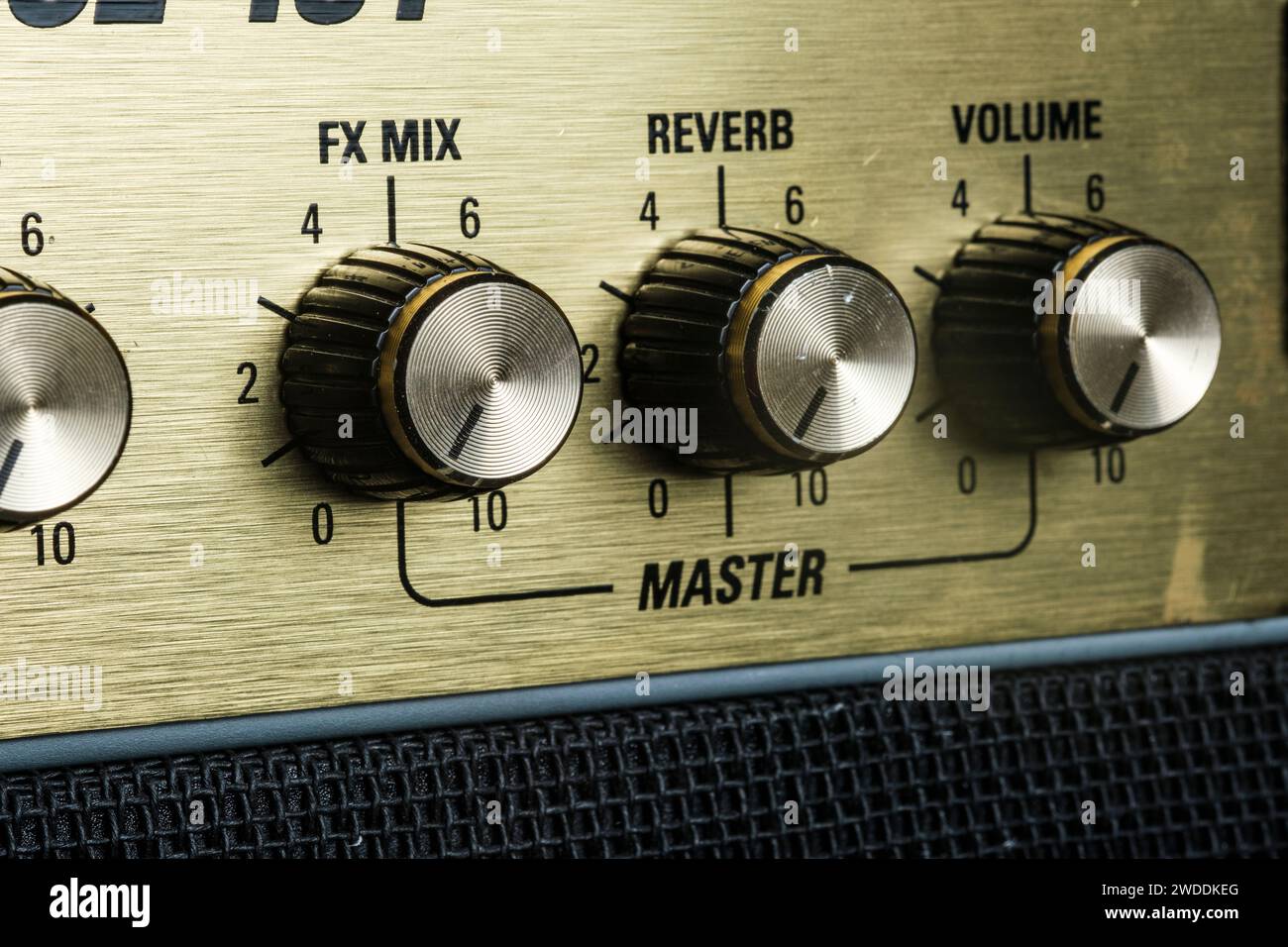 Push pull configuration hi-res stock photography and images - Alamy