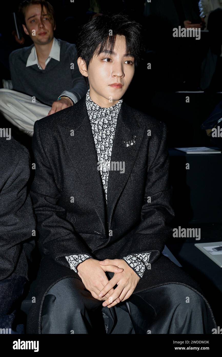 Paris, Frankreich. 19th Jan, 2024. Wang Junkai at DIOR MEN Fall/Winter 2024-2025 Runway during ...