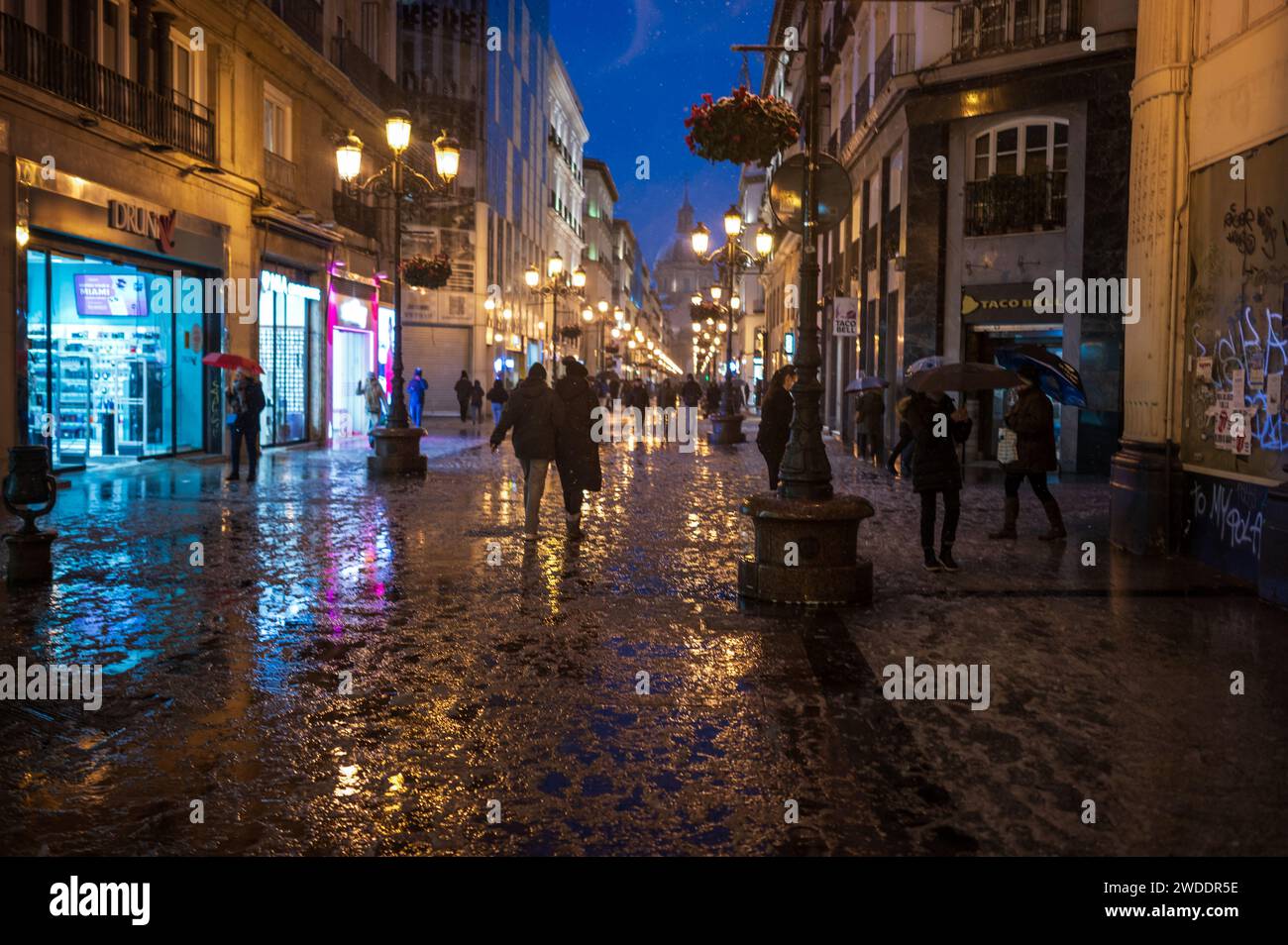 Winter in zaragoza hi-res stock photography and images - Alamy