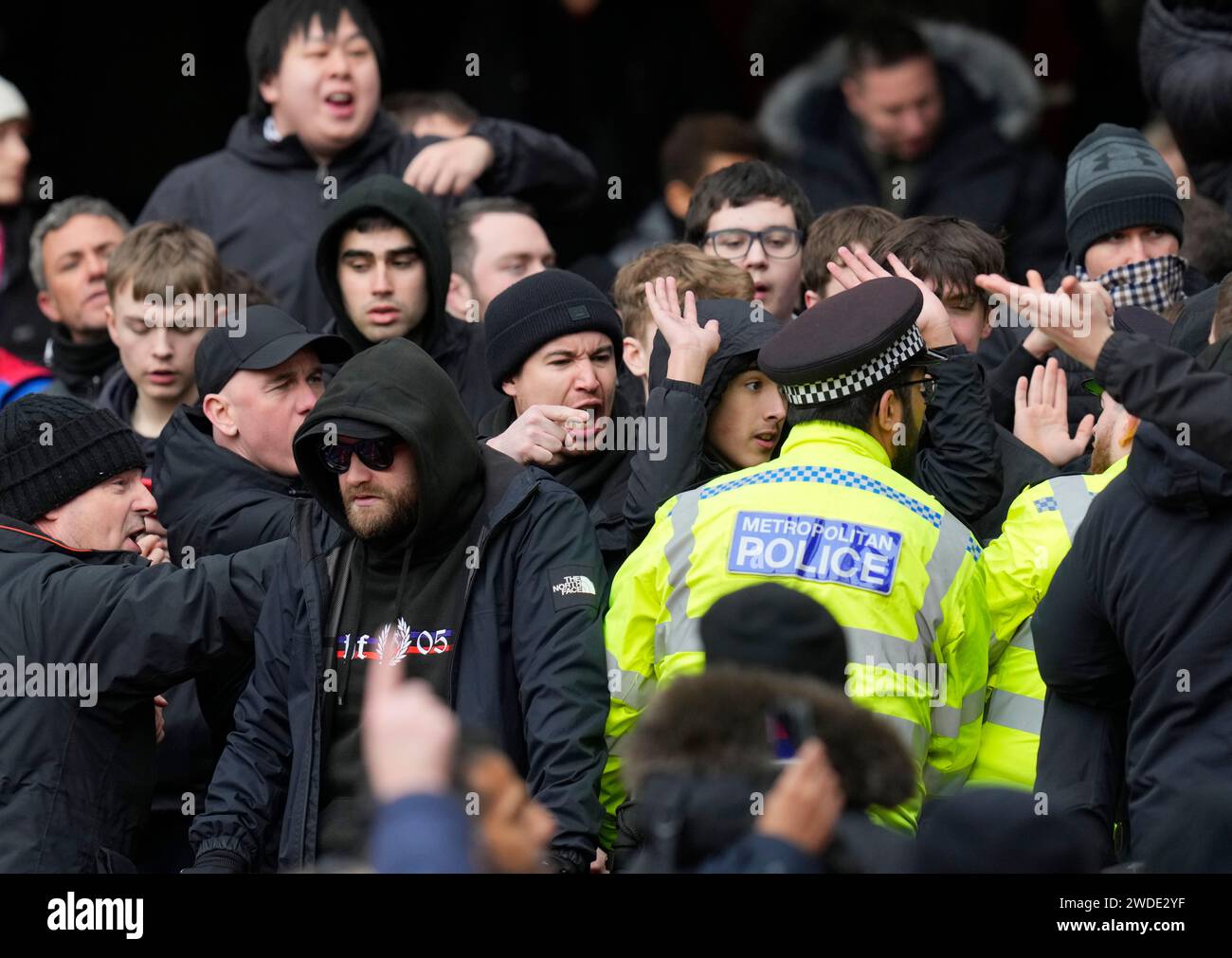 Soccer fans argue with police ahead the English Premier League soccer ...