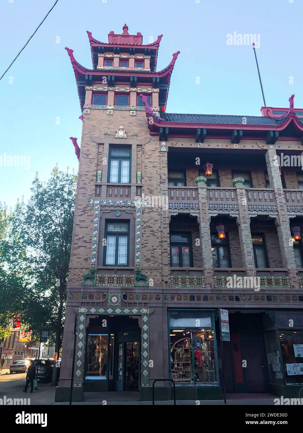 On leong merchants association building hi-res stock photography and ...