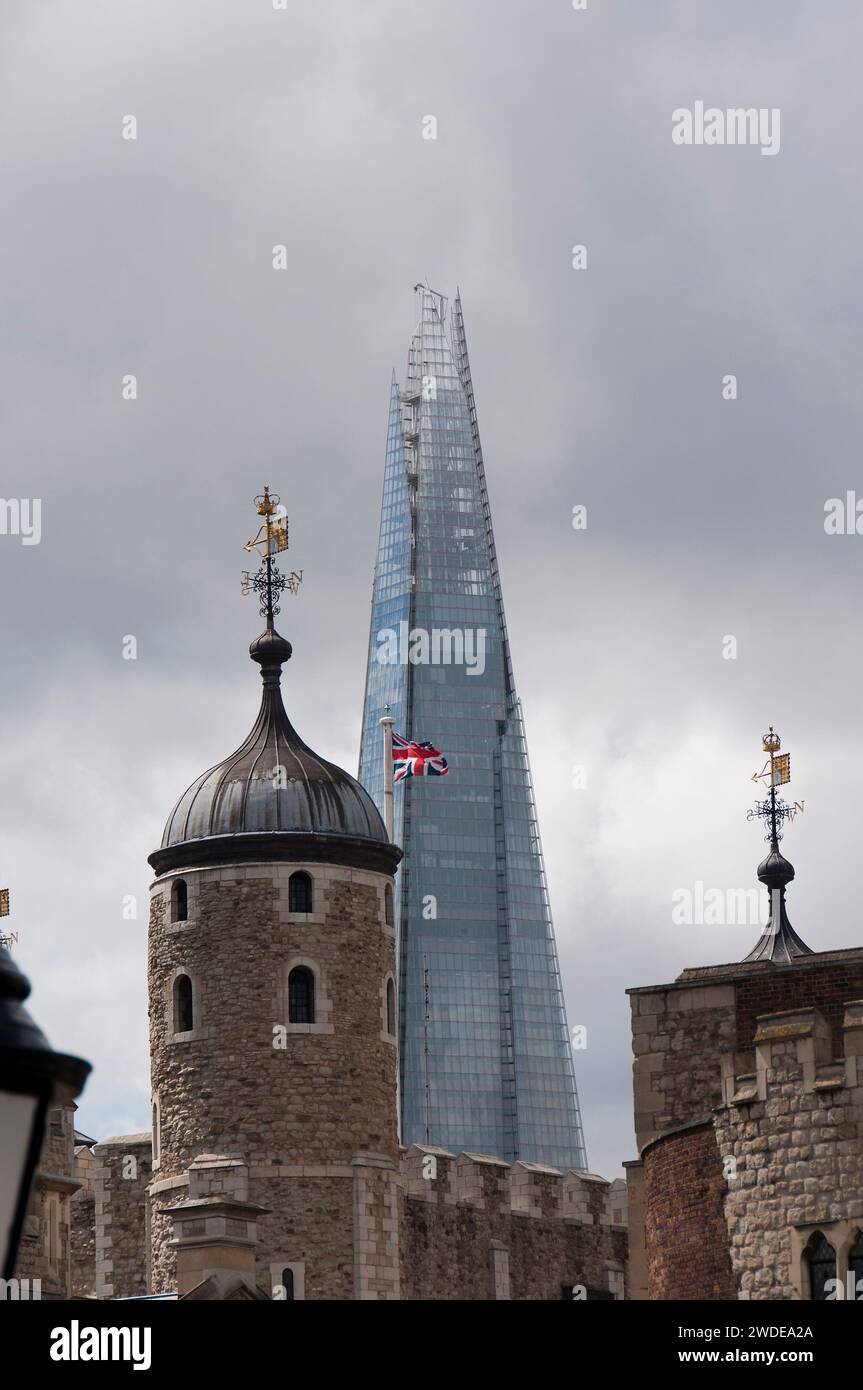 The shard and tower of london hi-res stock photography and images - Alamy