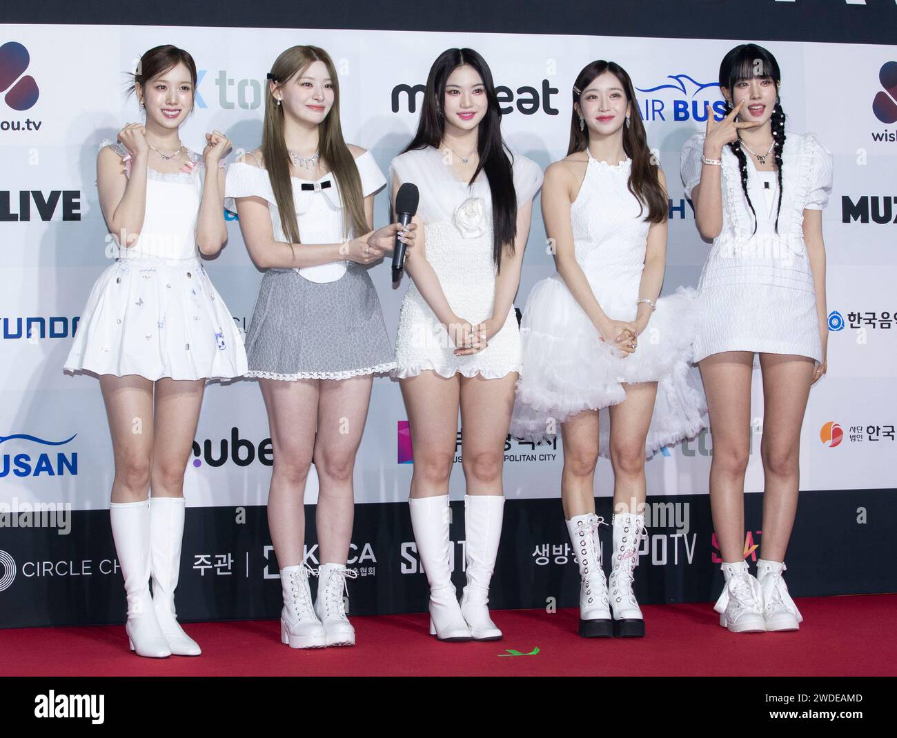 Busan, South Korea. 10th Jan, 2024. South Korean Sumin, Sieun, Isa ...