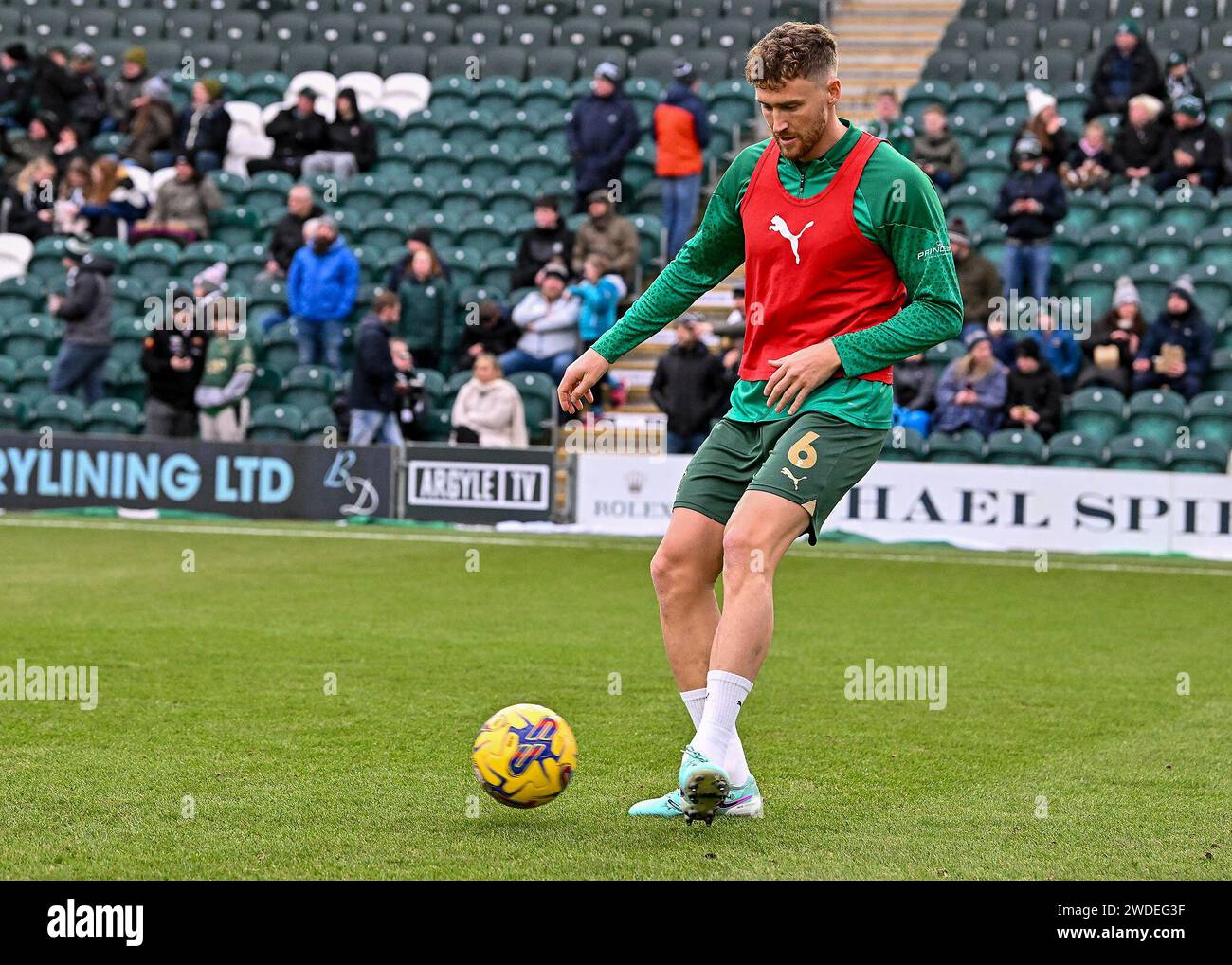 Dan Scarr of Plymouth Argyle warming up during the Sky Bet Championship ...