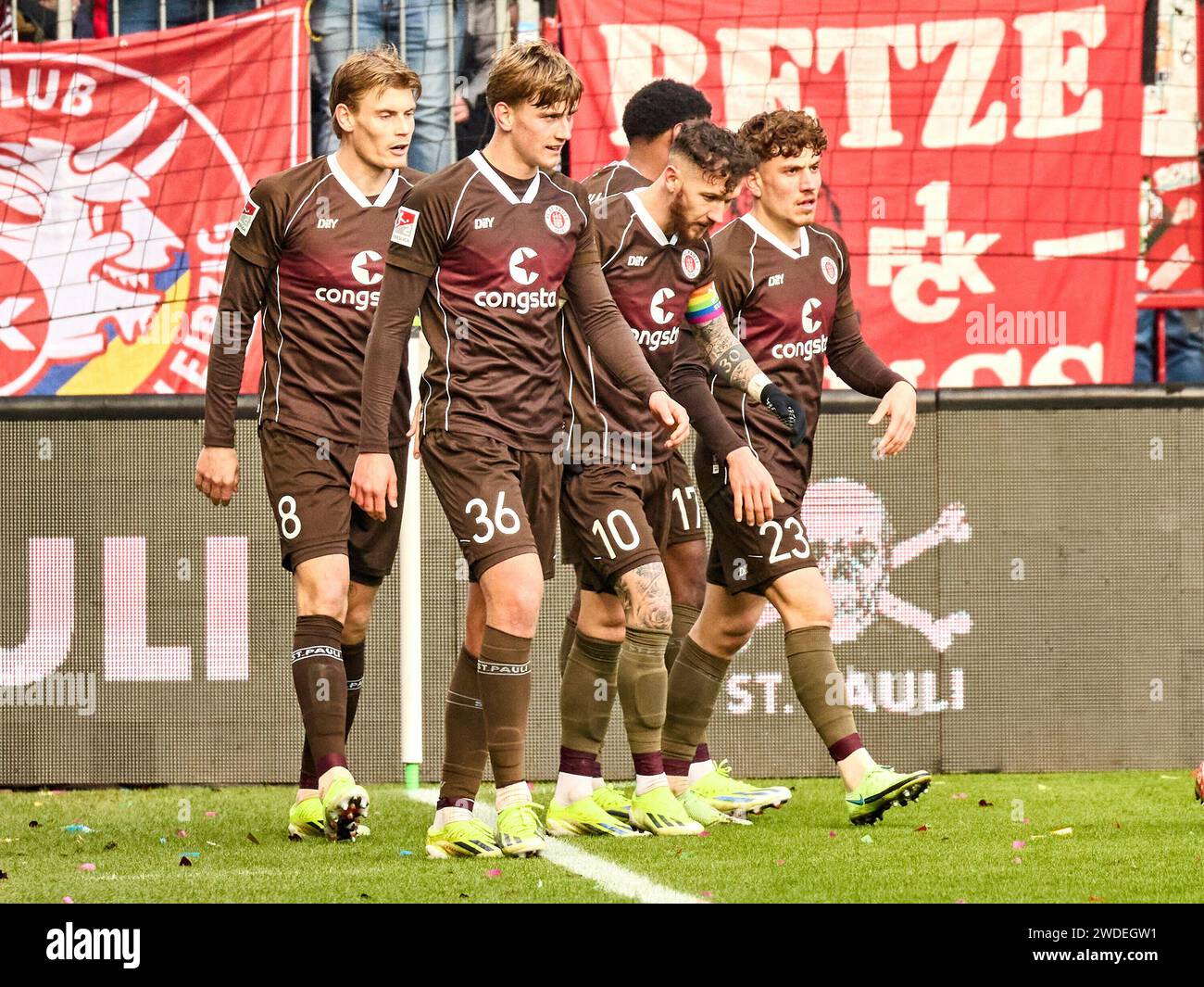 Marcel Hartel (FC St. Pauli #10) schiesst in der 64 Spielminute das ...