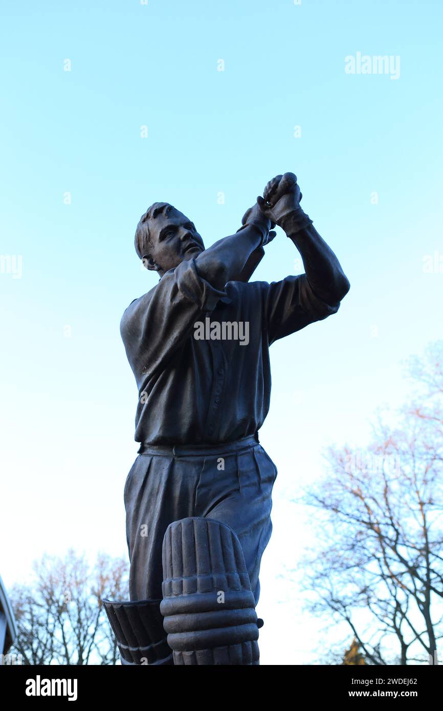 Surrey cricketing twins Bedser brothers statues, by Bedser Bridge, Woking, Surrey, UK Stock ...